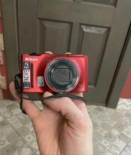 Компактный фотоаппарат Nikon S8100