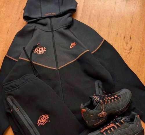 Костюм Nike tech fleece Syna World
