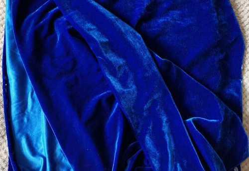 Кусок ткани синий плотный бархат стрейчт