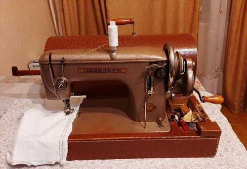 Швейная машинка Подольск с ручным приводом