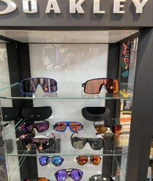 Солнцезащитные очки oakley