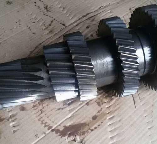 Вал промежуточный кпп ZF 16s151, 1315303042