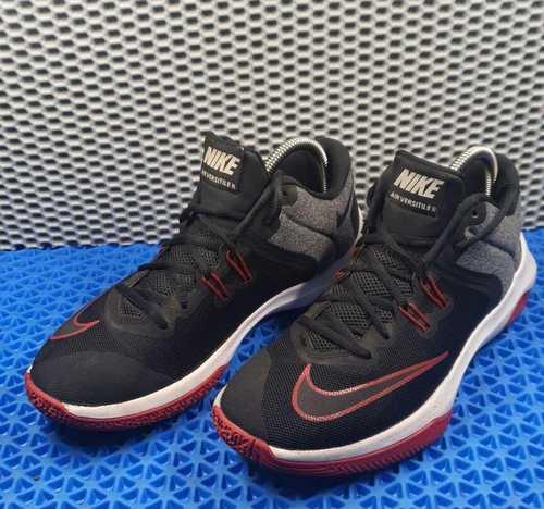 Кроссовки Nike оригинал размер 40