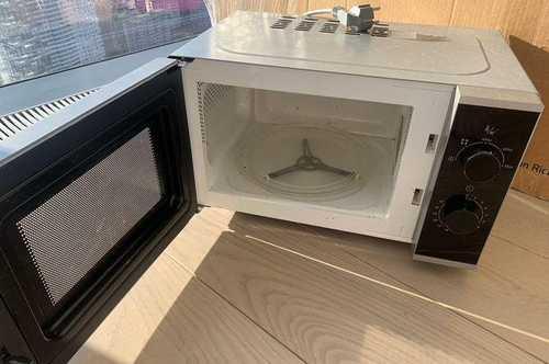 Микроволновка Hotpoint Ariston mwha 2011 MS0 700w