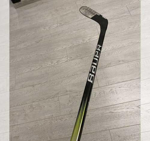 Хоккейная клюшка bauer hyperlite2