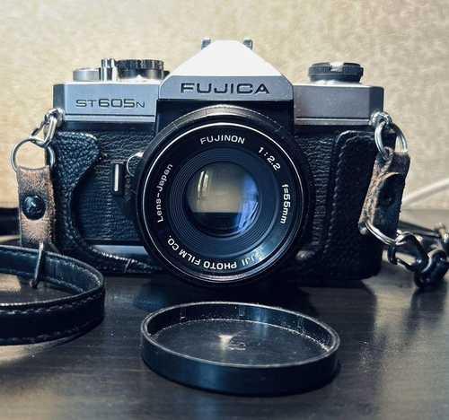 Пленочный фотоаппарат fujica