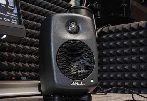 Мониторы Genelec 8010A со стойками
