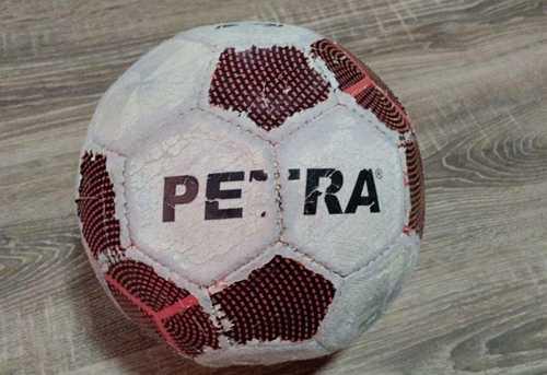 Футбольный мяч petra