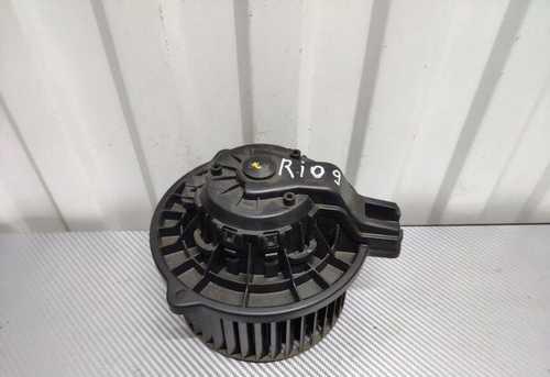Мотор печки Kia Rio QB 1.6 G4FC 2015