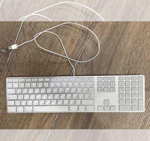 Полноразмерная клавиатура Apple USB Keyboard (A124