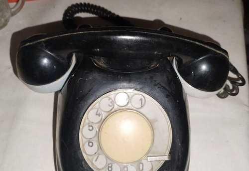 Старинный телефон Tesla (3FP 120 58) 1968 года