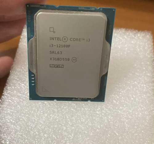 Процессор intel core i3 12100f