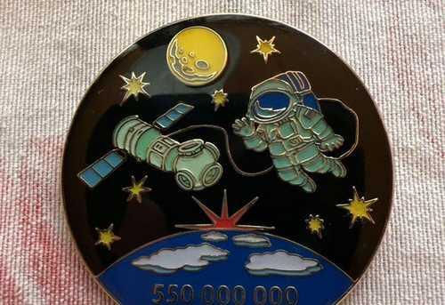 Значок 550 000 000 шагов до Луны