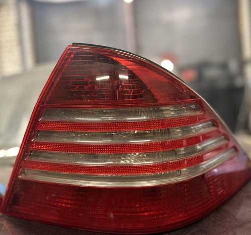 Фара задняя mercedes w220 рест