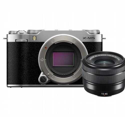 Fujifilm X-M5 silver + XC15-45mm Kit