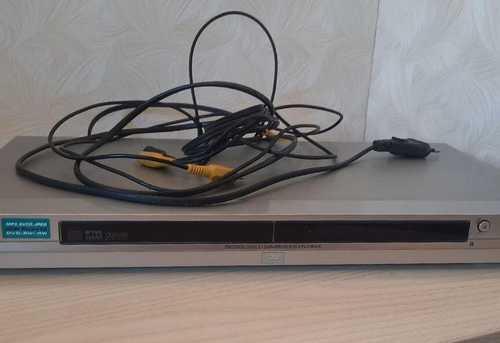 CD/DVD плеер sony с комплектом кабелей