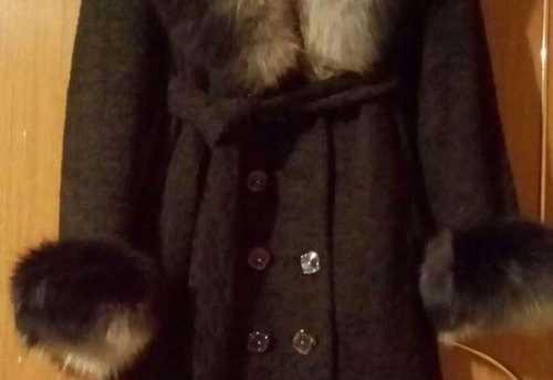 Пальто женское 44 46 с натуральным мехом