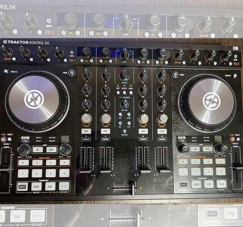 Dj контроллер, Traktor s4 mk2