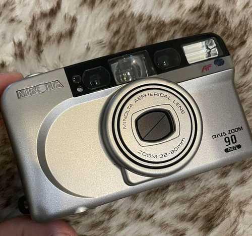 Пленочный фотоаппарат Minolta Riva Zoom 90