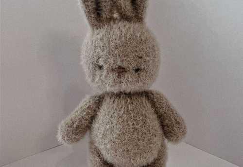 Вязанный кролик-заяц амигуруми