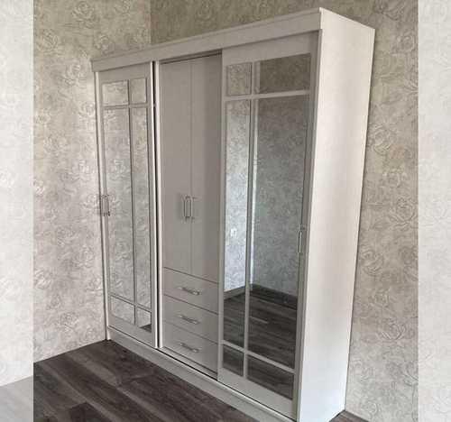 Шкаф купе Новый с зеркалами