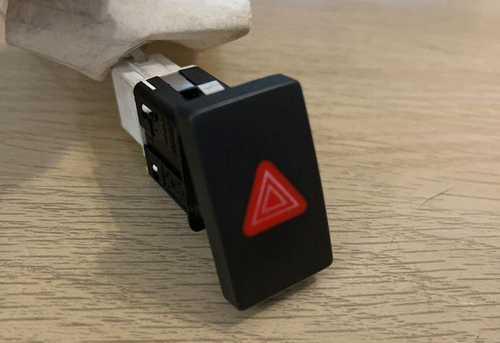 Кнопка аварийной сигнализации аварийки Golf 6 VI