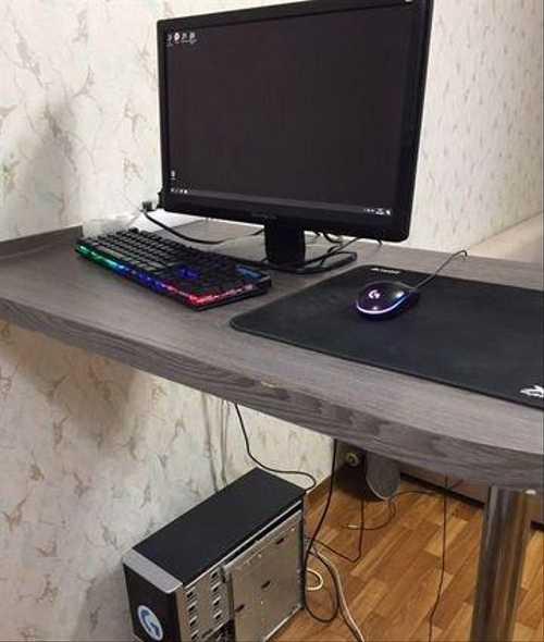Игровой компьютер с монитором под стримы