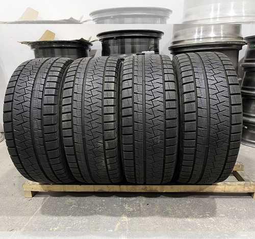 Pirelli Ice Asimmetrico 225/45 R17