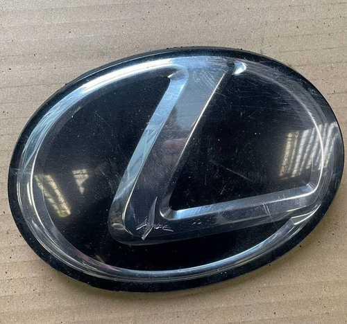 Эмблема Lexus NX