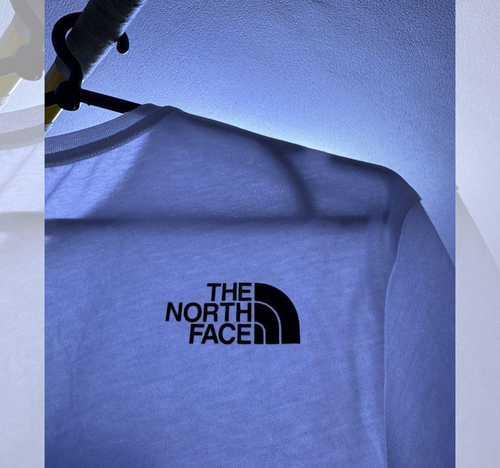 Футболка The North Face