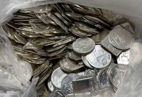 Серебряные жетоны и монетки из водки