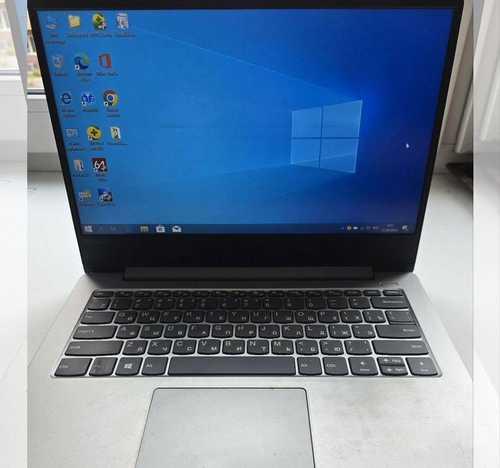 Ультрабук Lenovo Ideapad 330S-14IKB IPS/i3-8/4/256