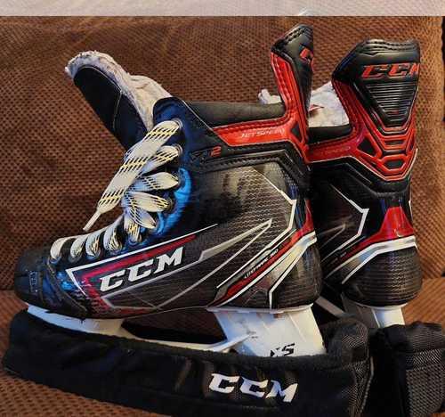 Профессиональные хоккейные коньки CCM jetspeed FT2