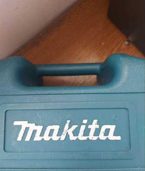 Аккумуляторная отвертка makita