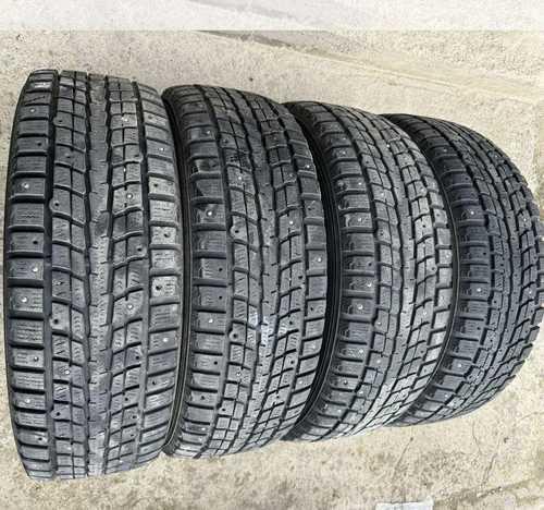 Dunlop SP Winter Ice 01 215/60 R17