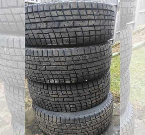 Yokohama Ice Guard IG30 215/55 R18