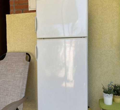 Холодильник б/у snaige FR275