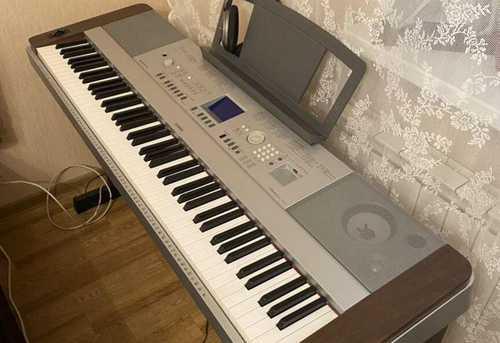Синтезатор, электронное пианино Yamaha DGX-640