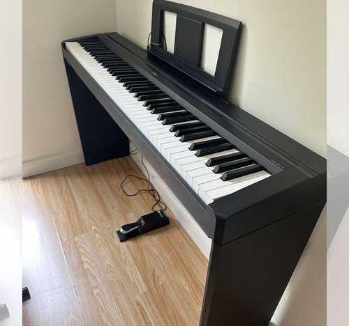 Цифровое пианино Yamaha P 45 (стойка накидка)