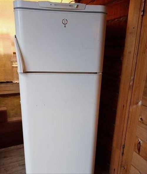 Холодильник морозильник Indesit R27G 015 бу
