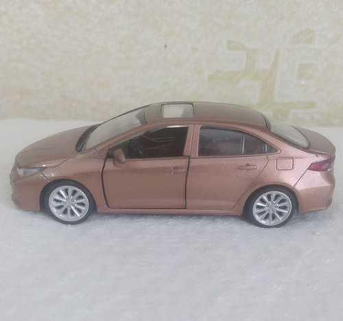 Коллекционная модель Toyota Corolla Hybrid 1 43