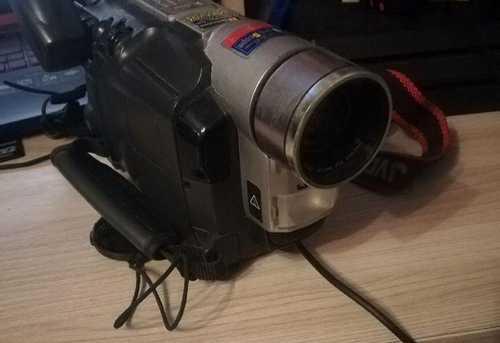 Продаю видеокамеру JVC GR-FX220A
