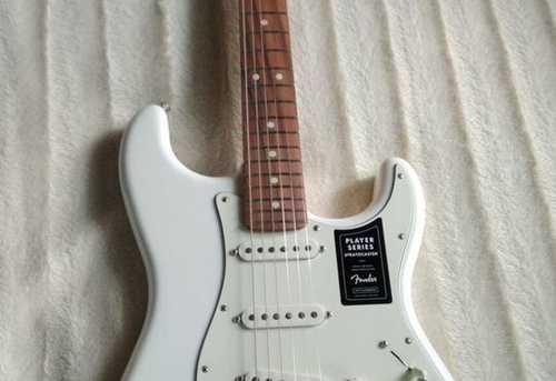 Fender player Stratocaster PF Polar White