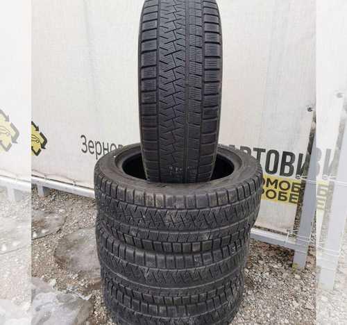 Pirelli Ice Asimmetrico 225/50 R17