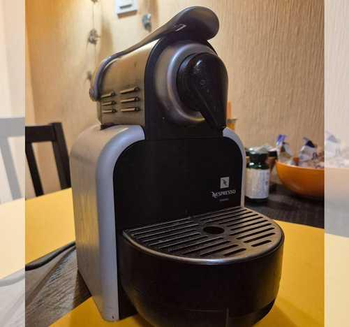 Кофемашина капсульная Nespresso D90