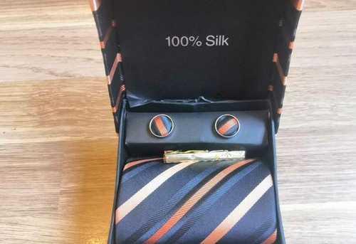 Галстук с запонками и зажимом для галстука