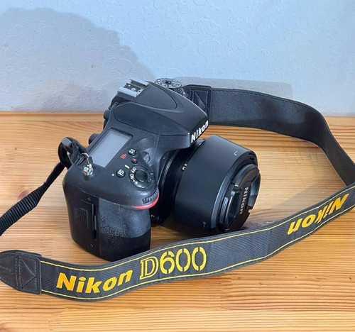 Комплект Фотоаппарат Nikon D600   объективы 50мм и