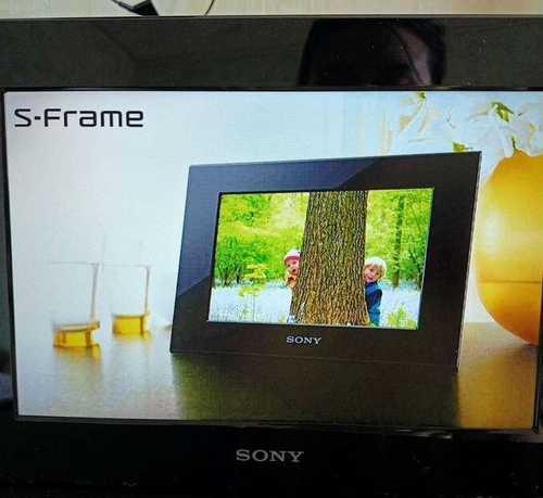 Цифровая фоторамка Sony S-Frame DPF-C1000