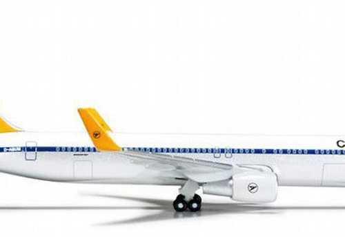 523974 Самолет Condor Retrojet Boeing 767-300 1:50