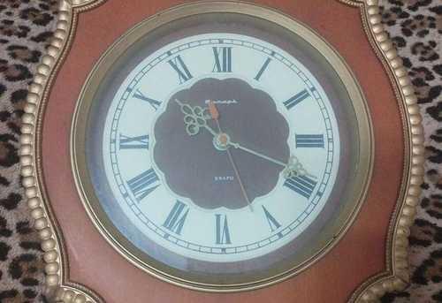 Часы настенные Янтарь кварц СССР